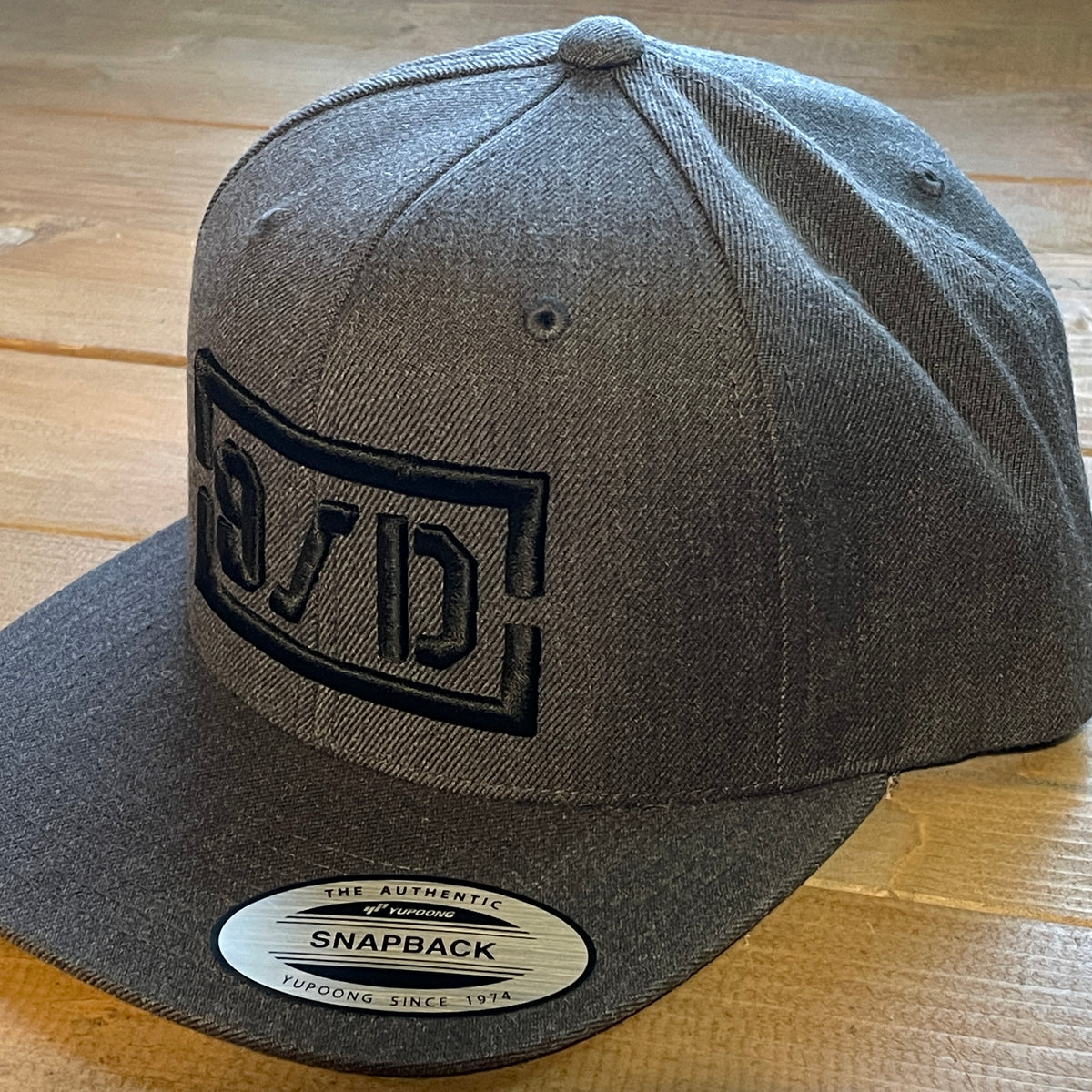 Snapback GREY / BLACK – NINE INDUSTRIES